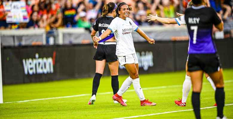 María Sánchez marcó gol y se despidió del Houston Dash con triunfo