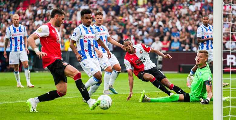 Mexicanos en Europa: Santi Giménez, máximo goleador de Eredivise.