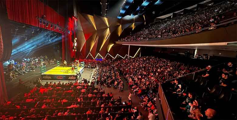 La Lucha Libre AAA Worldwide brilló intensamente en el Showcenter Complex