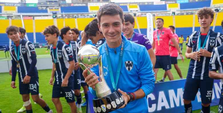 El español Alex Pruna llevó a Rayados a su primer título en la ...