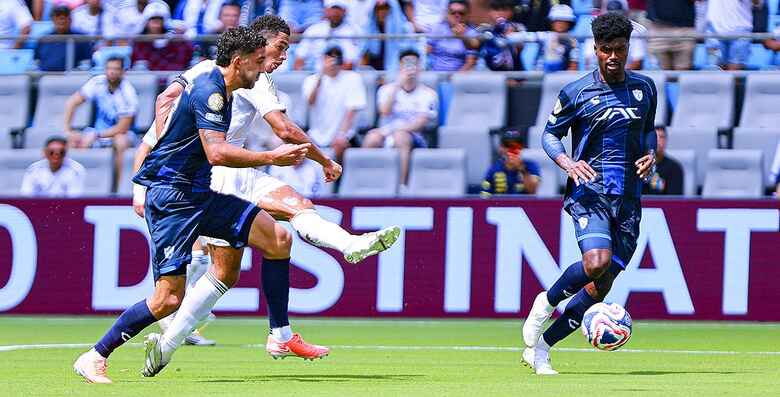 Pachuca perdió 3-1 contra el Real Madrid, que jugó con 10 hombres por ...